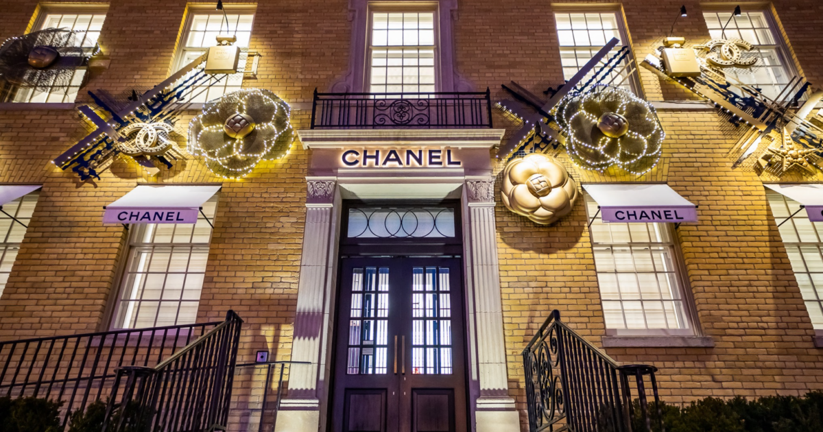 ASTOUND Group | ASTOUND Group | Case Study - Chanel ﻿﻿| Façade Feature